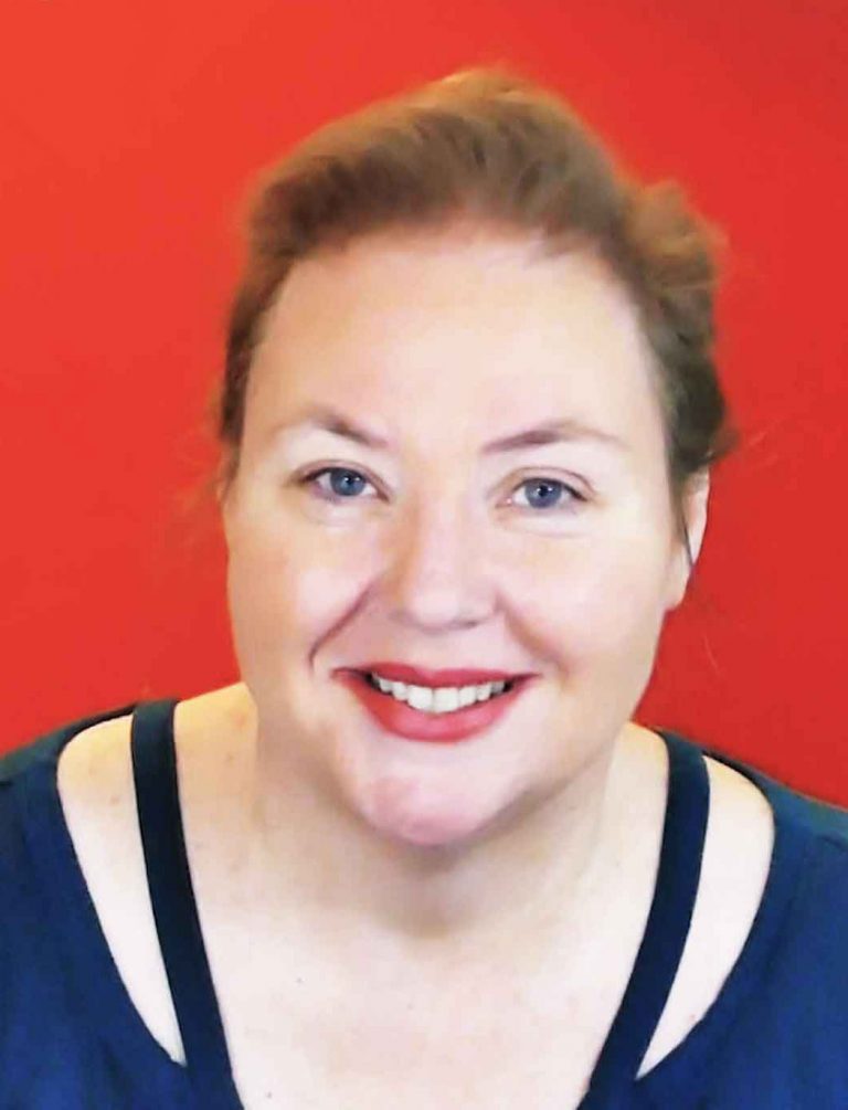 About Jennifer - Blog What You Love